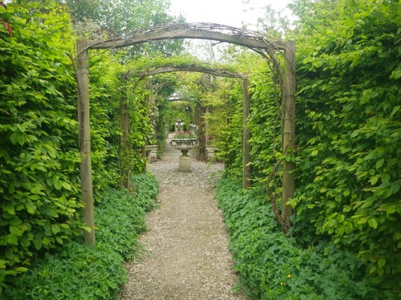 The art of framing a garden picture | Vancouver Sun