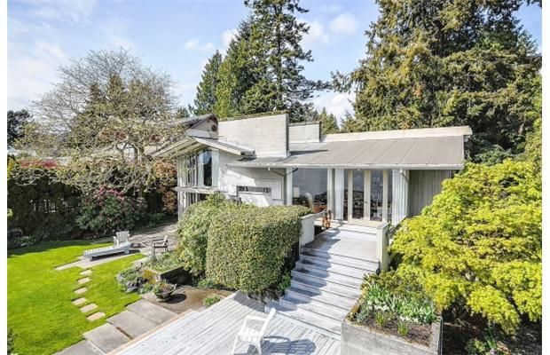 Thom-designed beach house sells for $9.2 million | Vancouver Sun