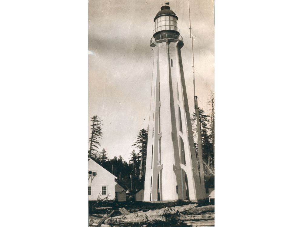 Researchers examine Second World War wreck found in B.C. waters ...