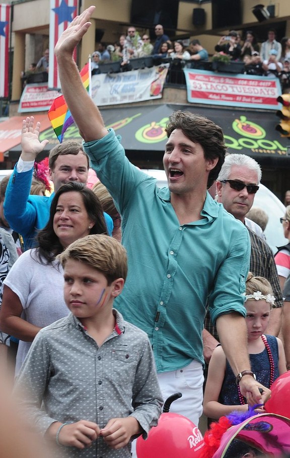 Vancouver Pride Festival Justin Trudeau Becomes First Pm To March Vancouver Sun