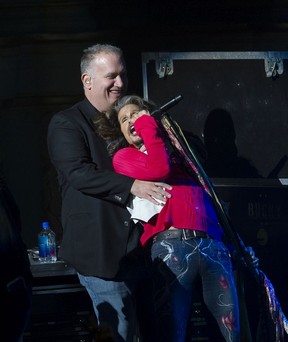 Review: Steven Tyler goes Out On a Limb at the Orpheum — with mixed ...