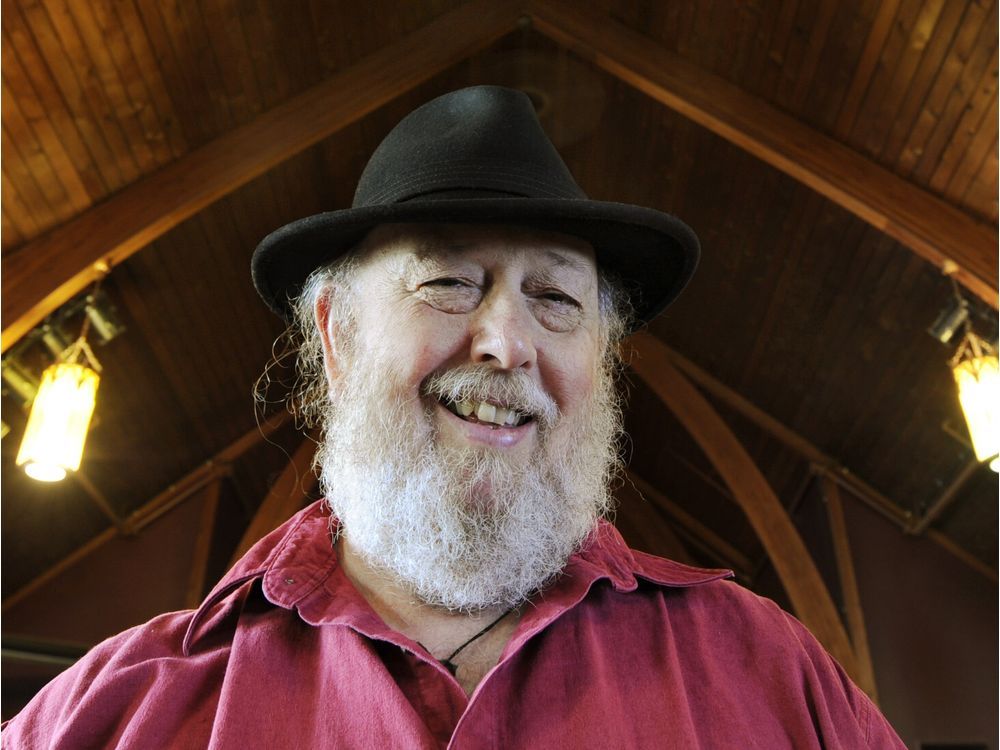 Rogue Folk Club's Steve Edge an official Unsung Hero | Vancouver Sun