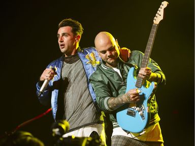 Toronto police arrest Hedley frontman Jacob Hoggard on sex charges ...