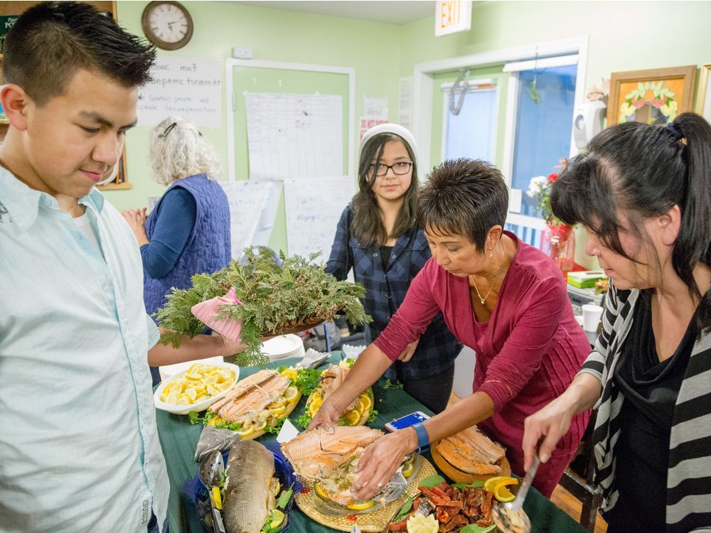 Safety regulations bar some First Nations children from eating ...