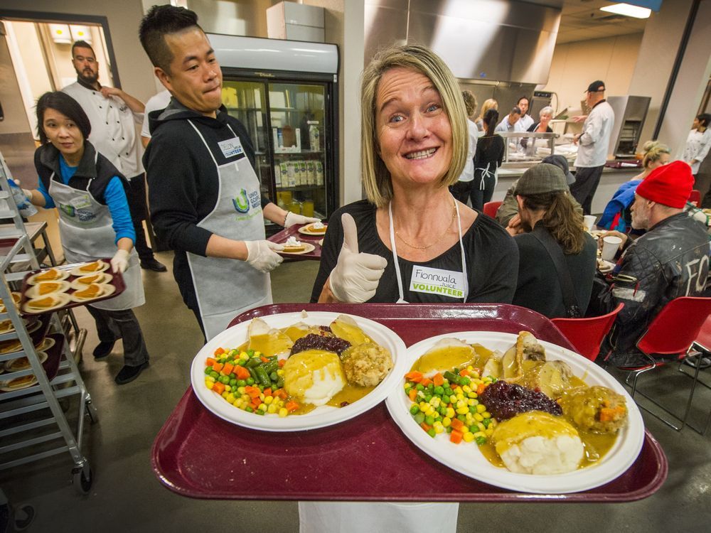 Union Gospel Mission dishes up 3,000 Thanksgiving dinners Monday ...