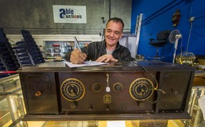 Antique radio auction in Abbotsford creates buzz | Vancouver Sun