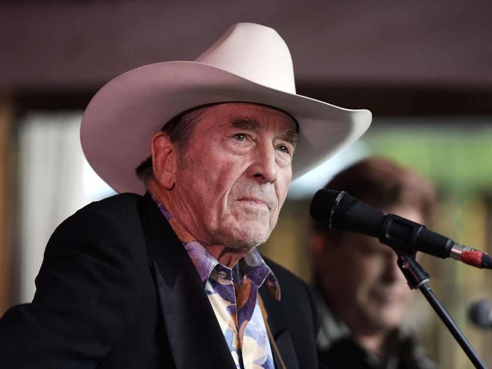 Canadian icon Ian Tyson says voice is gone at 84, but show continues ...