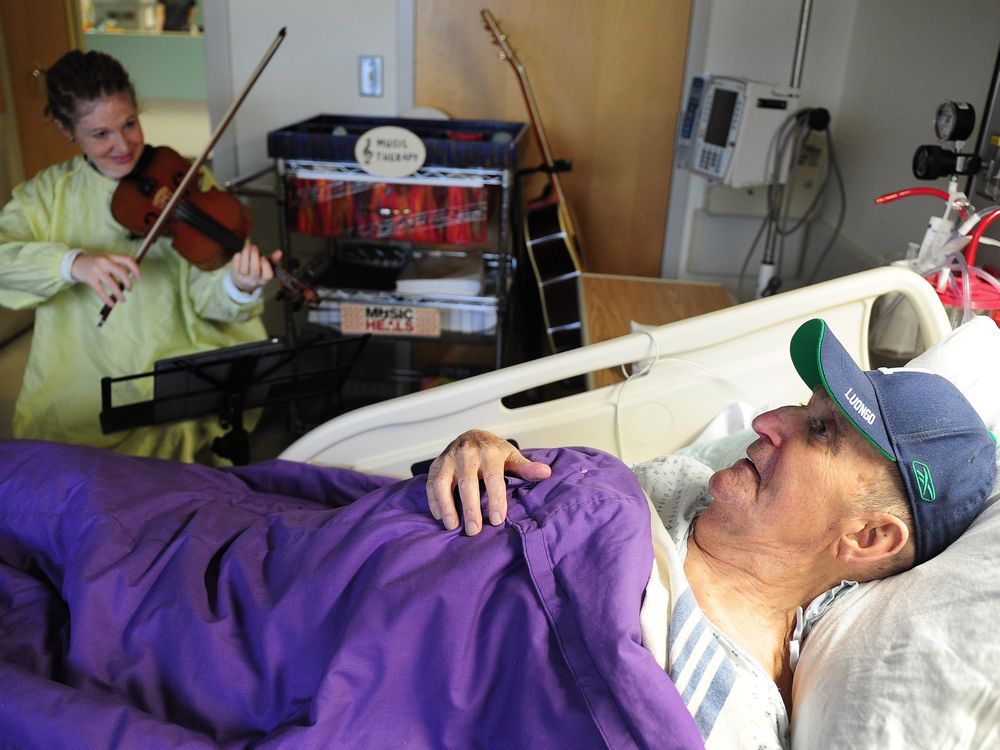 Vancouver hospital's music therapy eases pain for palliative patients ...