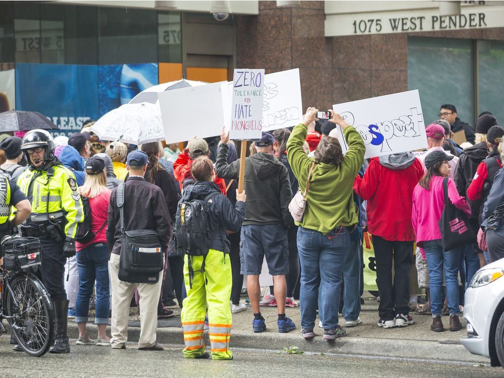 Vancouver residents protest Trump's zero tolerance immigration policies ...