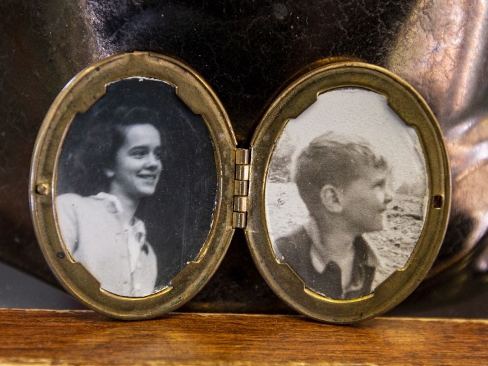 Can you solve the mystery of the golden locket? | Vancouver Sun