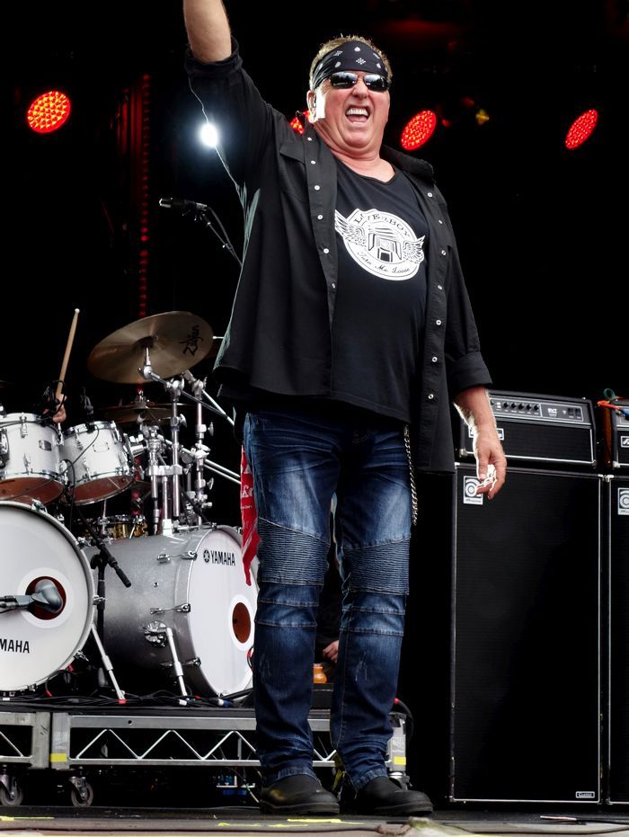 Town Talk: Free rock concert raises $600,000 for YWCA | Vancouver Sun