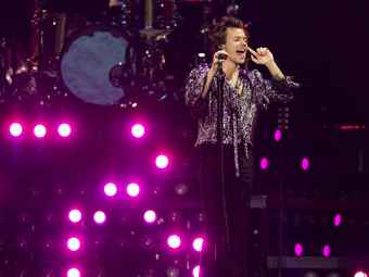 Live concert review: Harry Styles at Rogers Arena | Vancouver Sun
