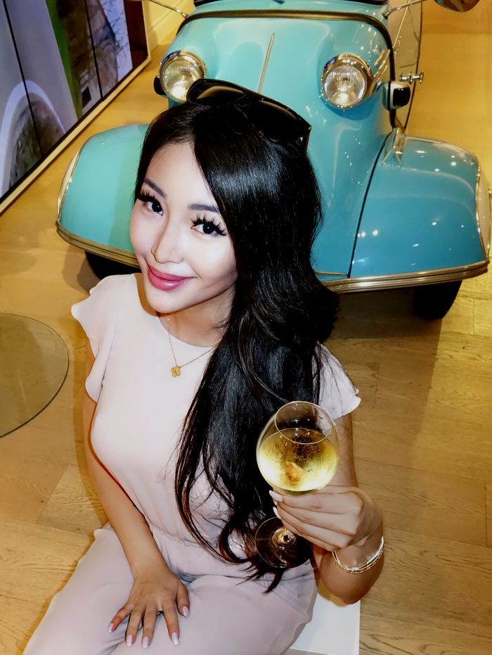 Town Talk: Auto fans greet supercars and a book about them | Vancouver Sun