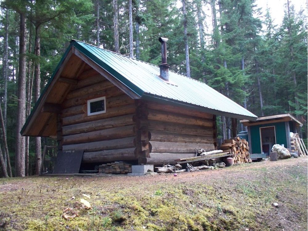 Cabin owner describes encounter with squatter killed in police standoff ...