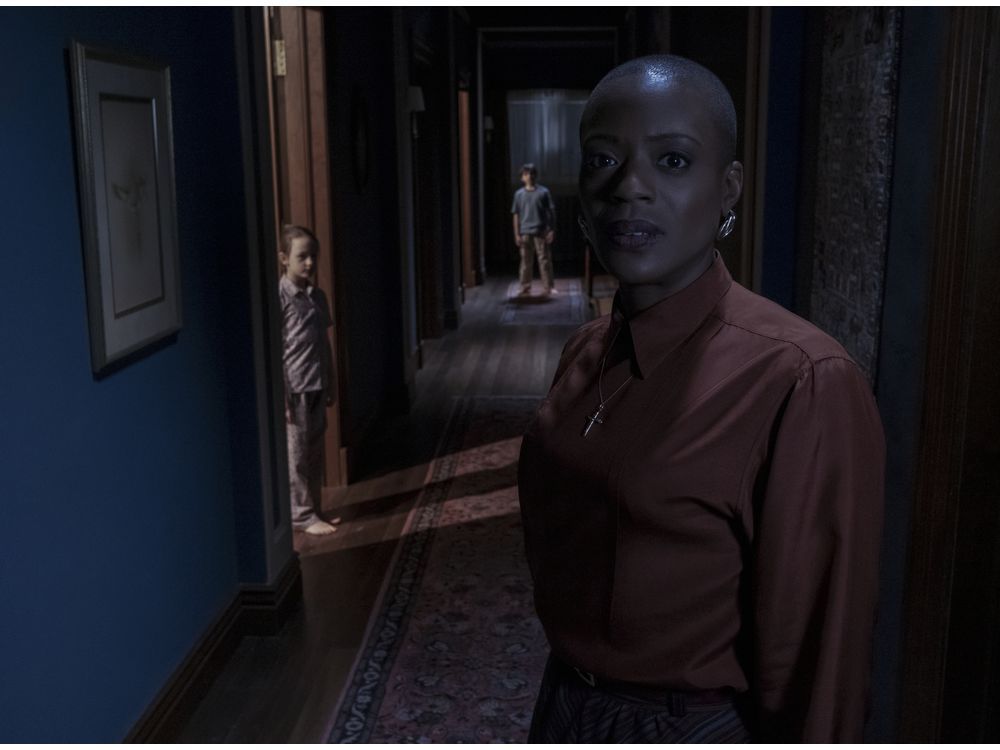 The Haunting of Bly Manor gets its mix of fear, fun and freaky upper ...