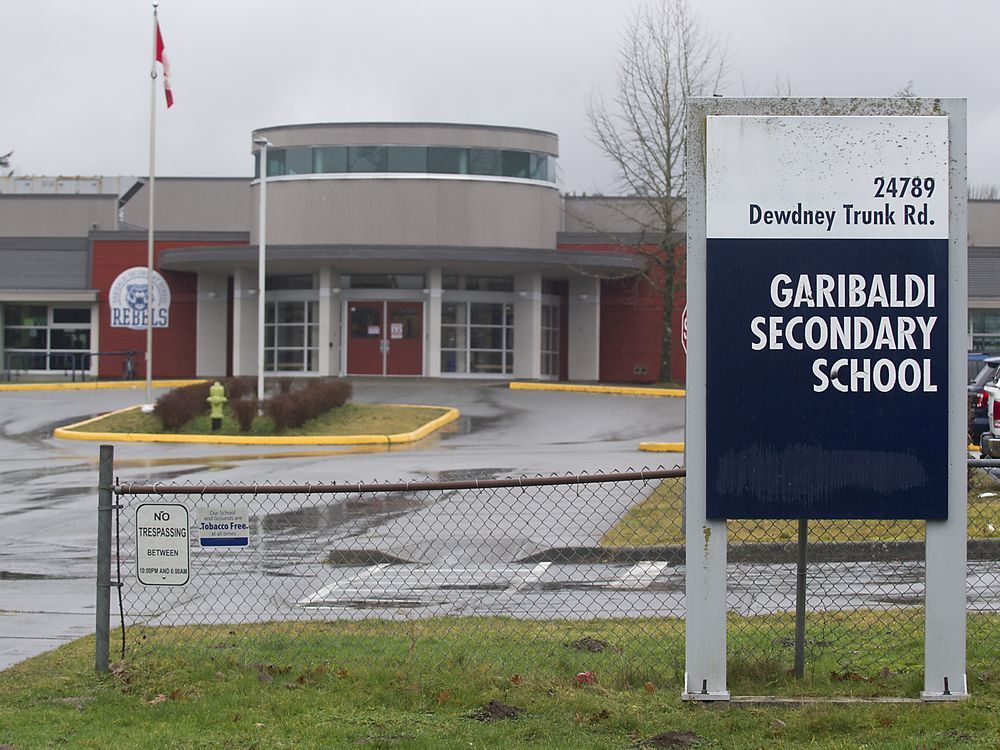 COVID-19: Parents on edge as variant scare hits B.C. school | Vancouver Sun