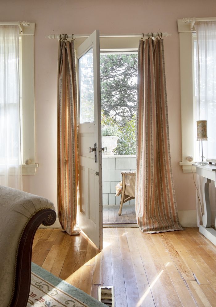 Explore designer Nikki Renshaw's charming Kits character home ...