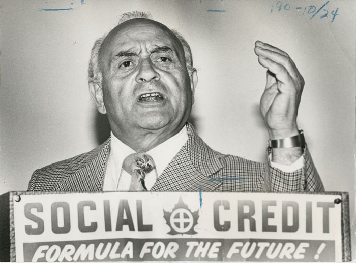 'Flying Phil' Gaglardi shows off his highway program in 1956 ...