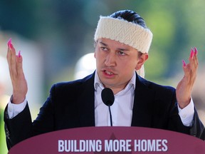 Feds announce $1.4 billion loan for Squamish Nation’s Sen̓áḵw project ...