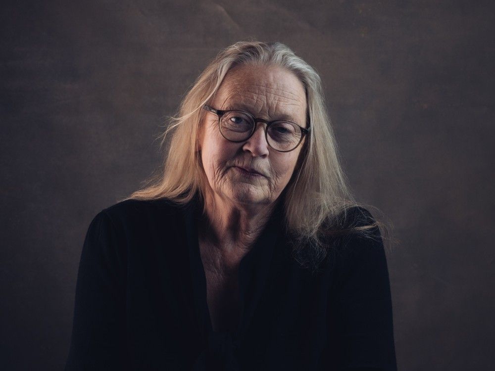 Robin Holcomb plays two sets at 8East during local residency ...