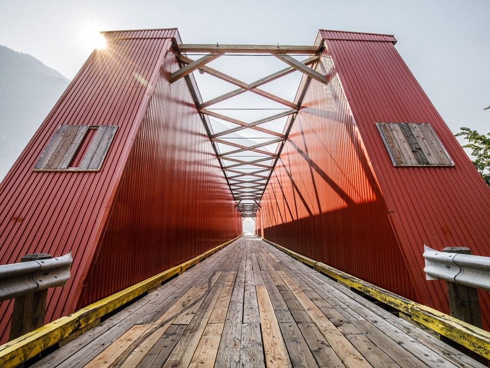 Hayes aptly celebrates bridges' roles, histories and configurations ...