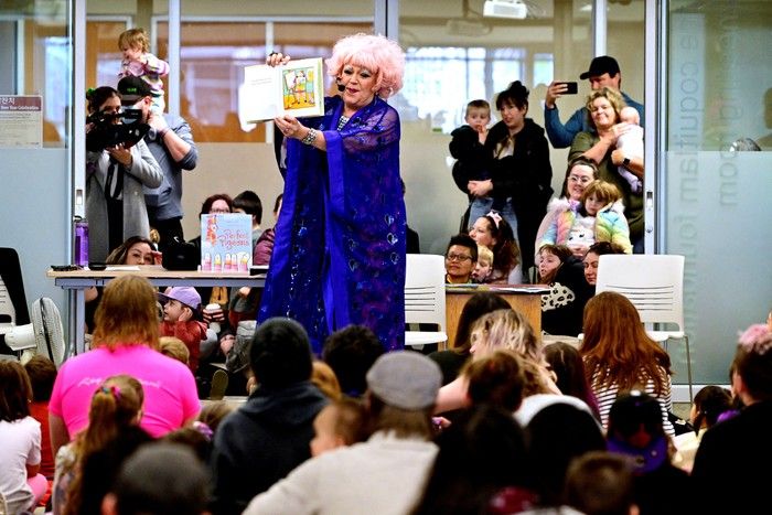 Why drag queen story hours at B.C. libraries are drawing outrage, love ...