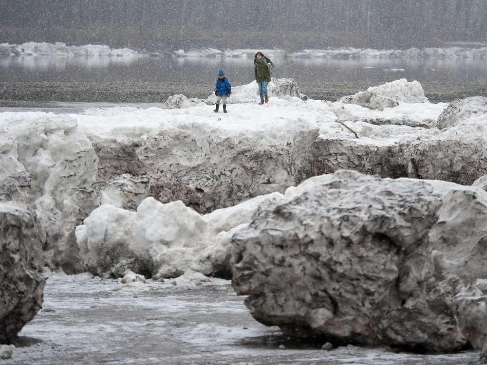Weather dresses Fraser River banks near Agassiz like glacial ice field ...