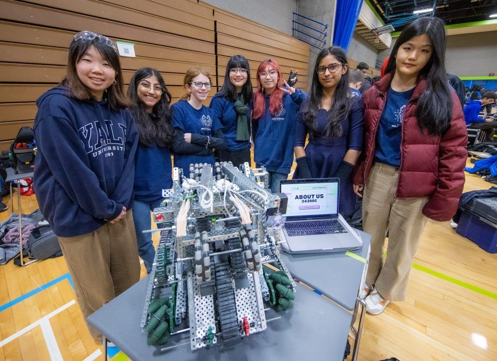 Students take their robots in head-to-head battle at BCIT | Vancouver Sun