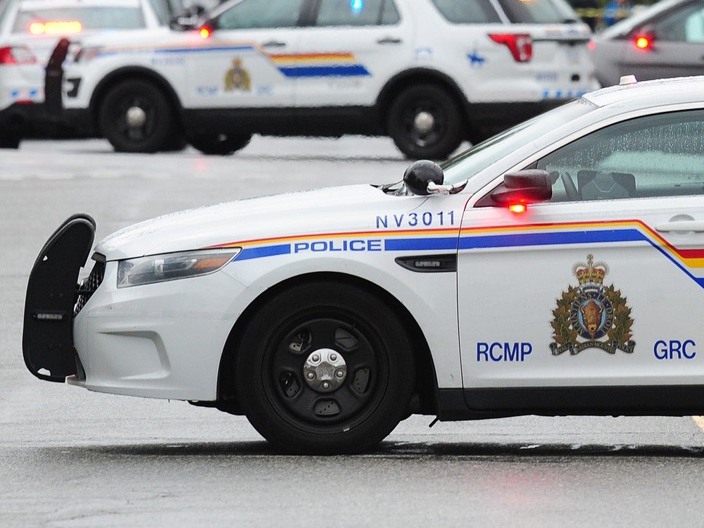 Swimmers survive being swept into rapids on Creston's Goat River ...