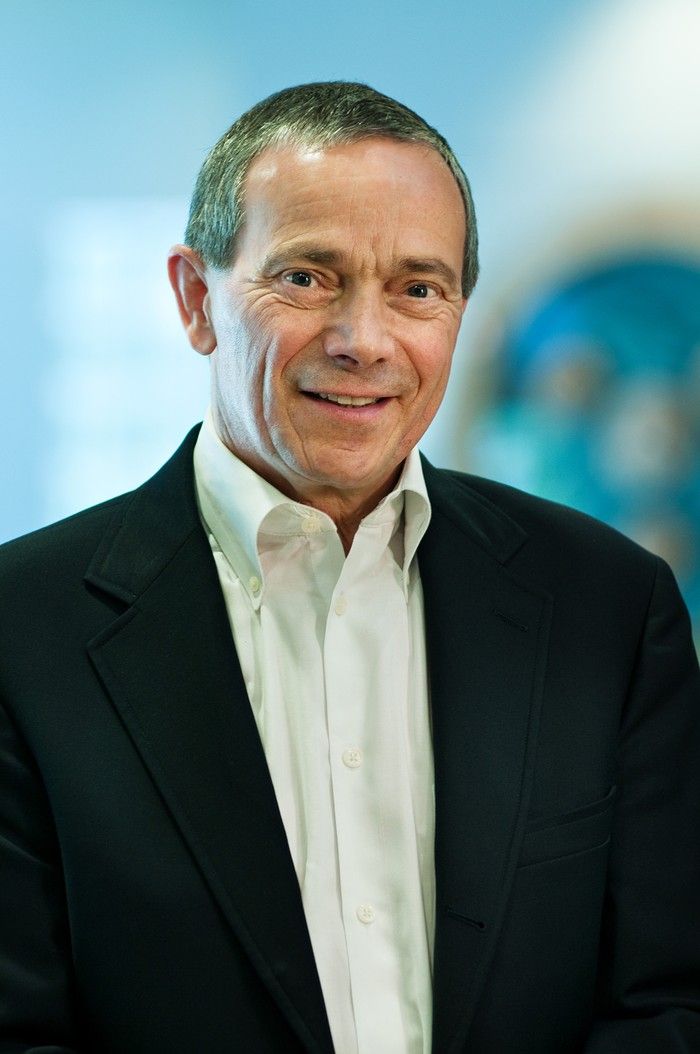 Former federal cabinet minister and civil servant Stephen Owen dies ...