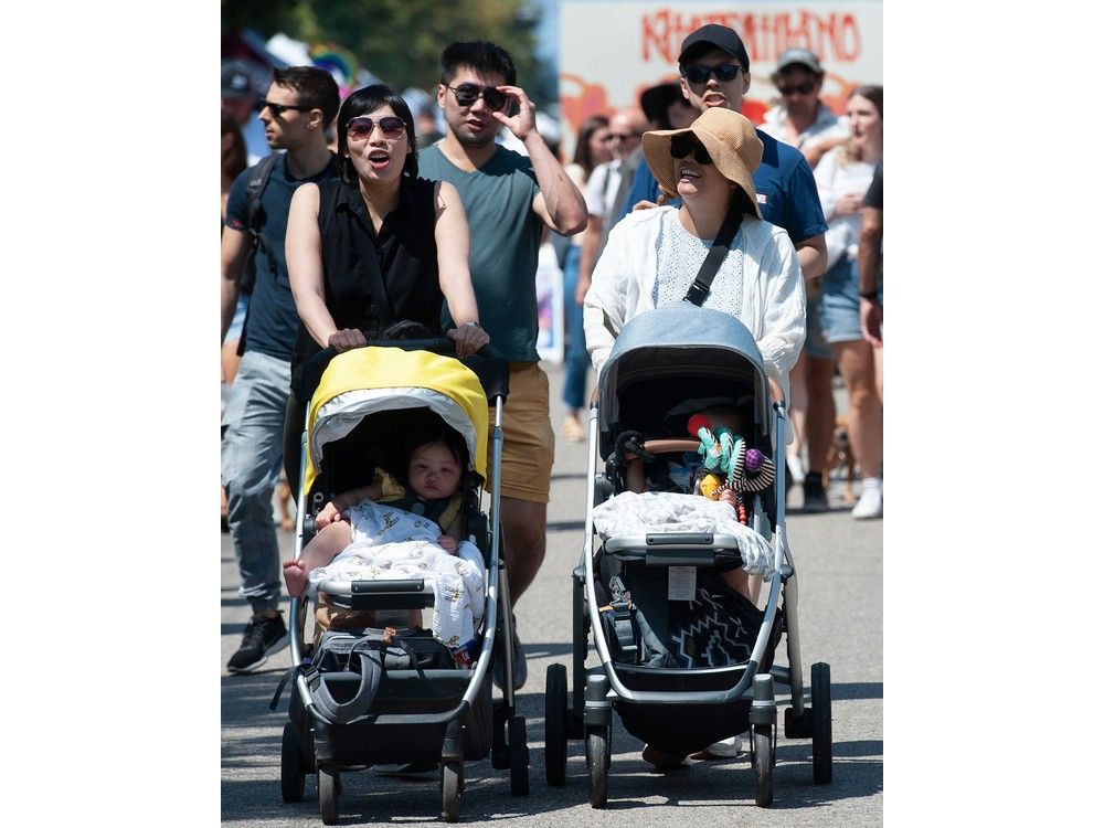 Vancouver mayor Ken Sim shotguns beer at Khatsahlano Street Party ...