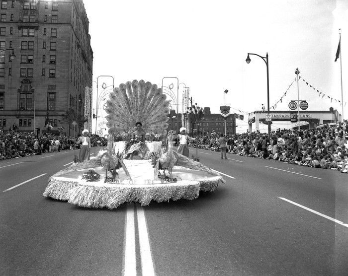 Rare photos of Vancouver in the 1940s and '50s donated to city archive ...