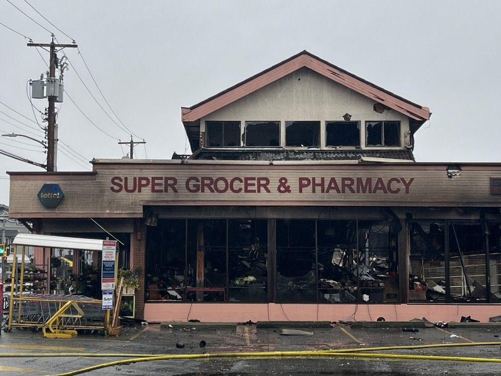 Massive fire at Steveston grocery store in Richmond | Vancouver Sun