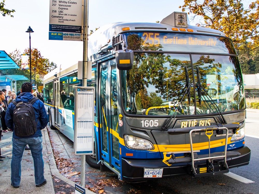 West Vancouver Blue Bus drivers and mechanics threaten strike ...