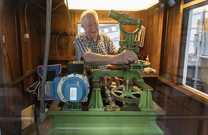 Vancouver block clock renewed after 112 years on the job | Vancouver Sun