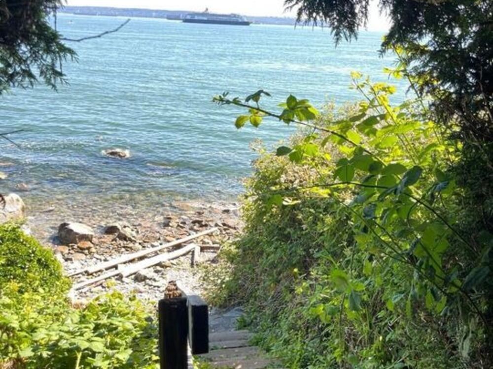 West Vancouver council sells public beach access to private buyer ...