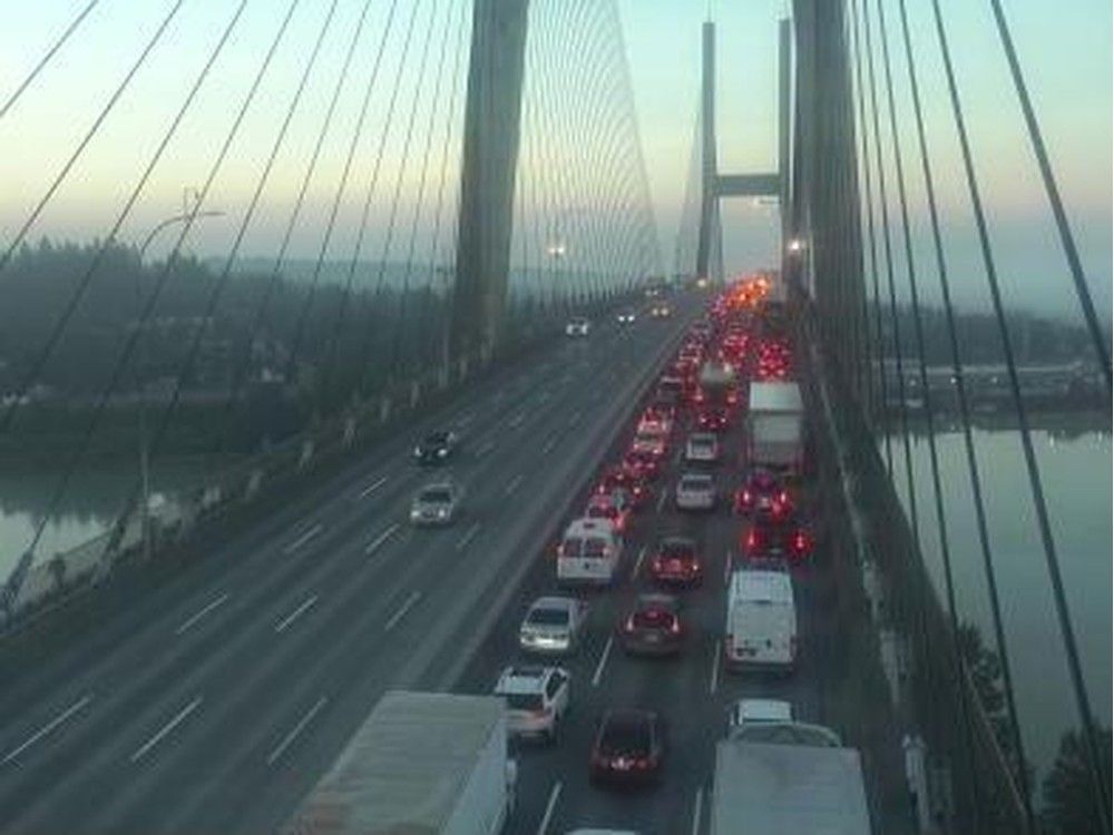 Traffic alert: Multi-vehicle crash cleared from Alex Fraser Bridge ...