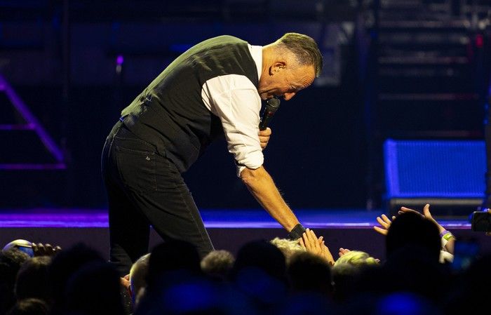 Concert review: Bruce Springsteen brings his hit show to Vancouver ...