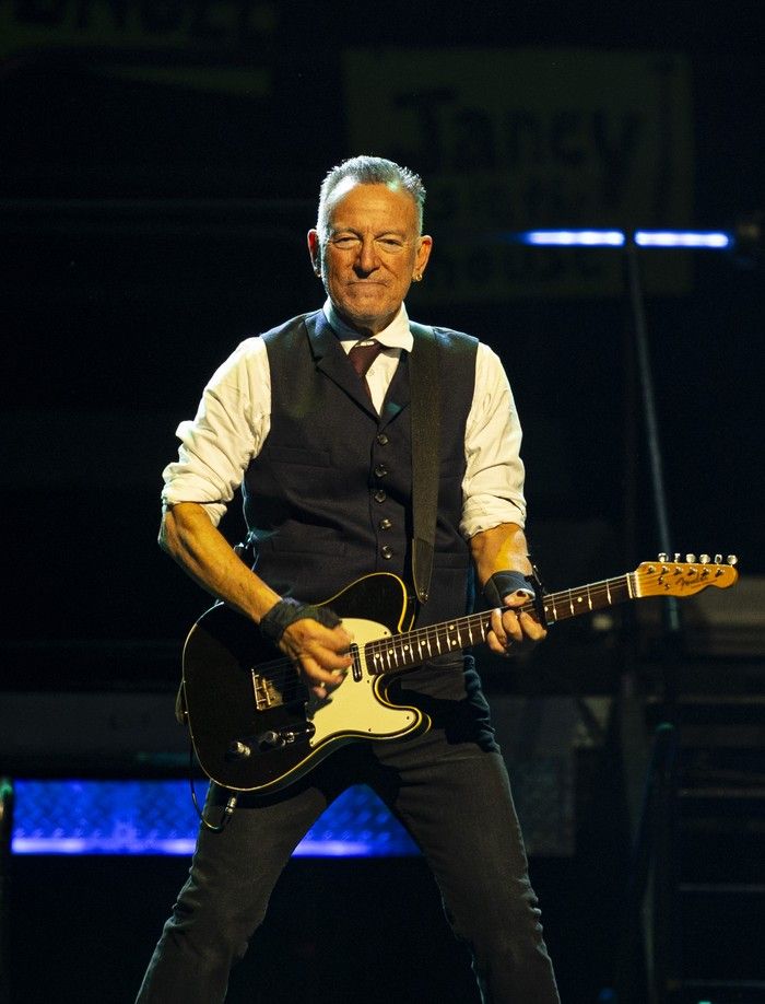 Concert review: Bruce Springsteen brings his hit show to Vancouver ...