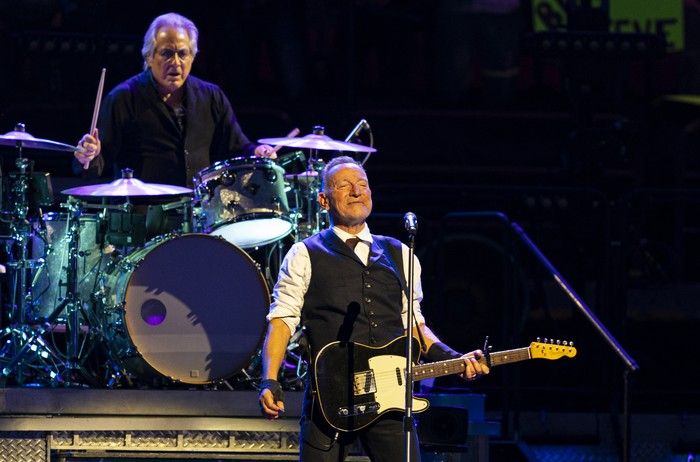 Concert review: Bruce Springsteen brings his hit show to Vancouver ...