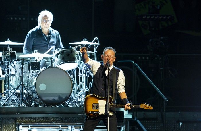 Concert review: Bruce Springsteen brings his hit show to Vancouver ...