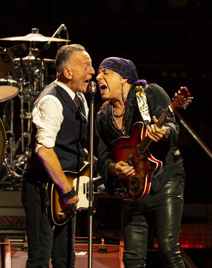 Concert review: Bruce Springsteen brings his hit show to Vancouver ...
