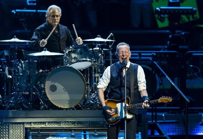 Concert review: Bruce Springsteen brings his hit show to Vancouver ...