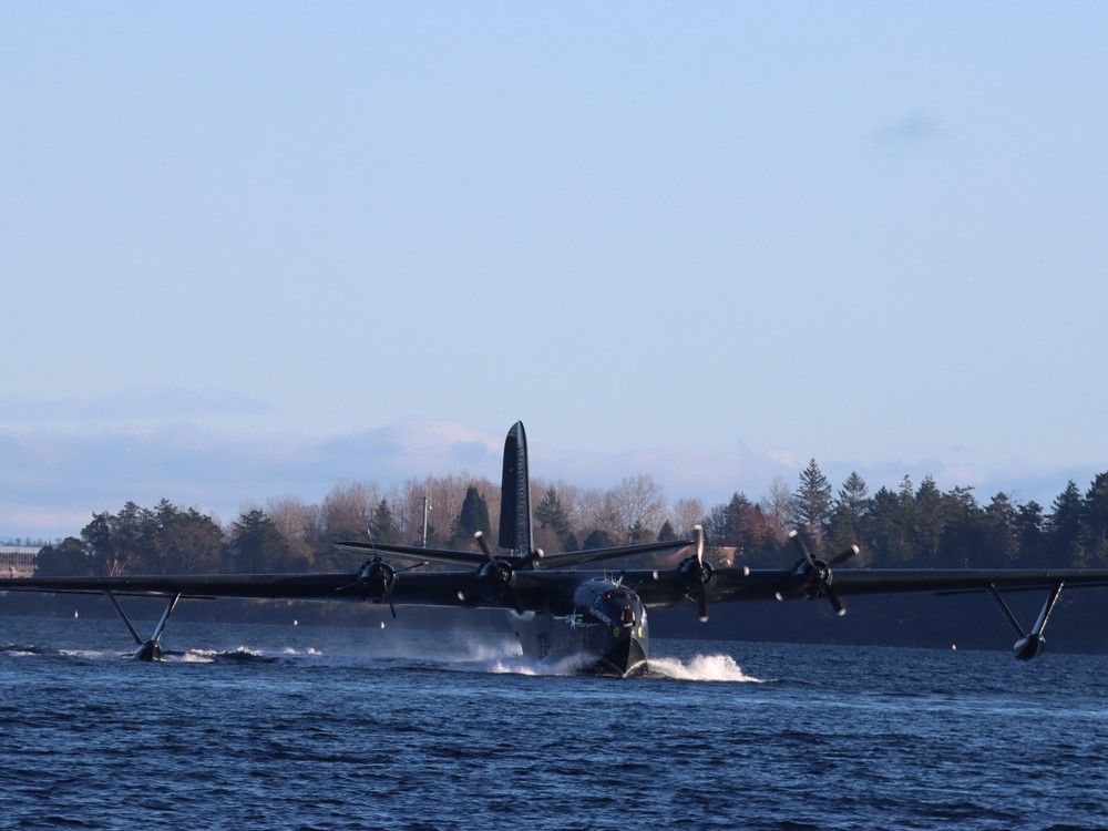 Historic plane's final flight to U.S. makes emergency landing in B.C ...