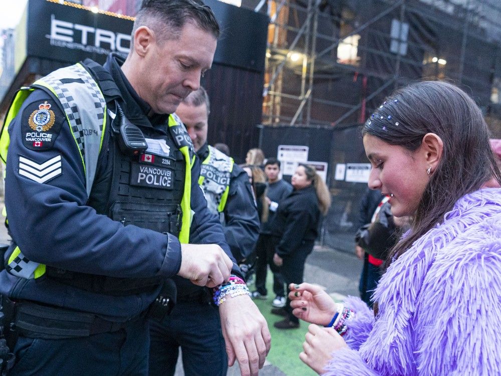 Photos: Taylor Swift in Vancouver — the fans, the fashion and the ...