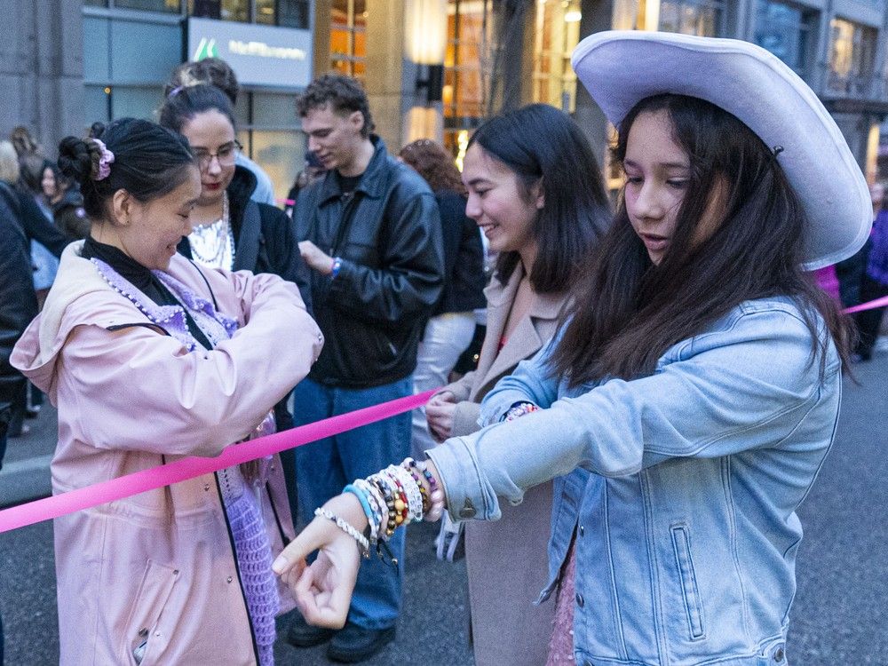 Review: Taylor Swift opens Vancouver Eras Tour dates with a bang ...