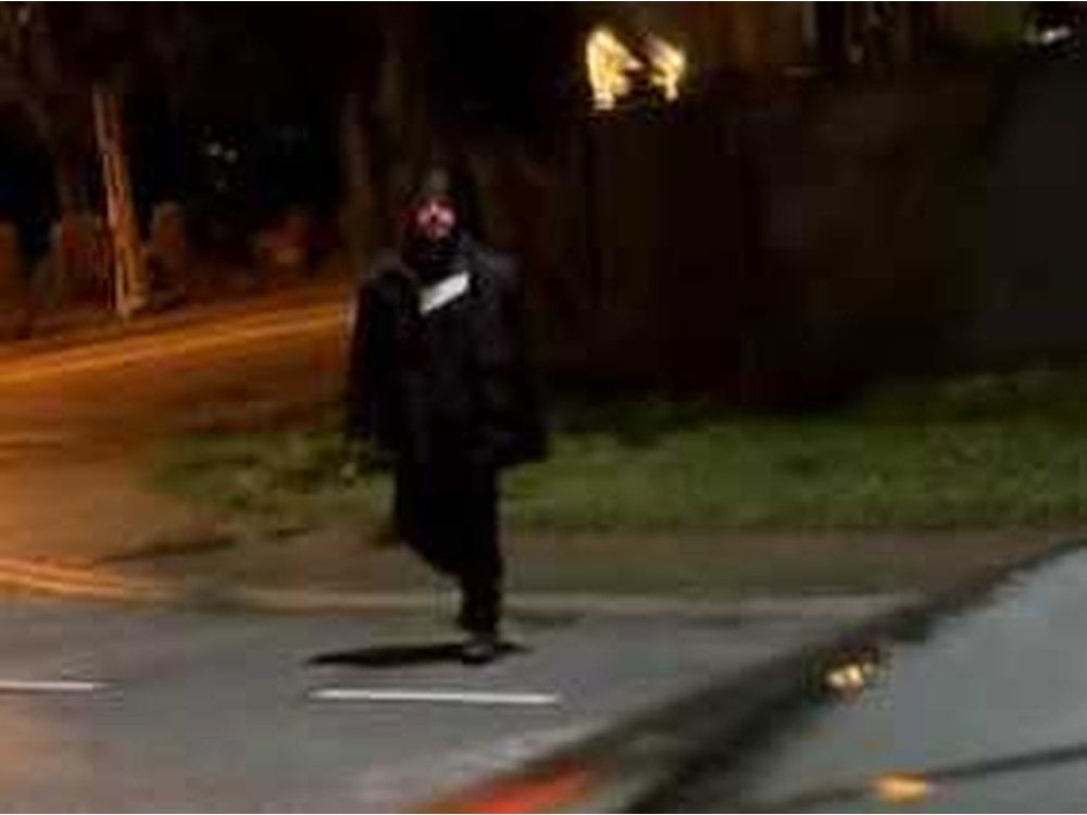 Surrey Police Seek Help To Identify An Assault Suspect Vancouver Sun 5554