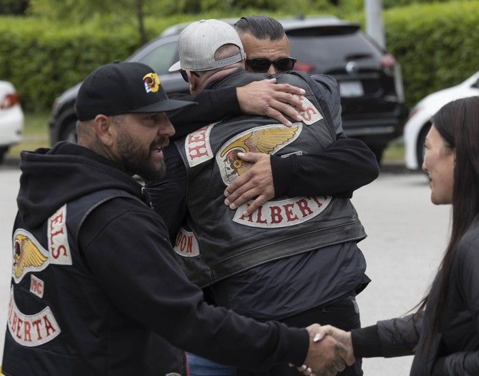 Hundreds of Hells Angels attend memorial for original B.C. member ...