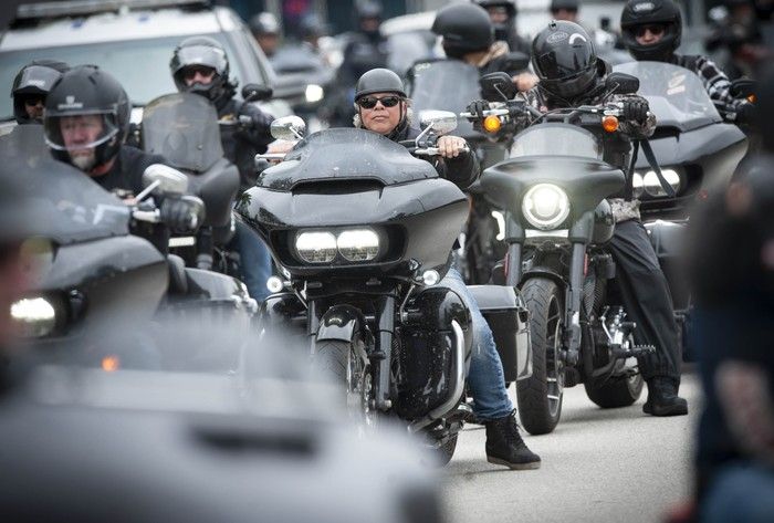 Hundreds of Hells Angels attend memorial for original B.C. member ...