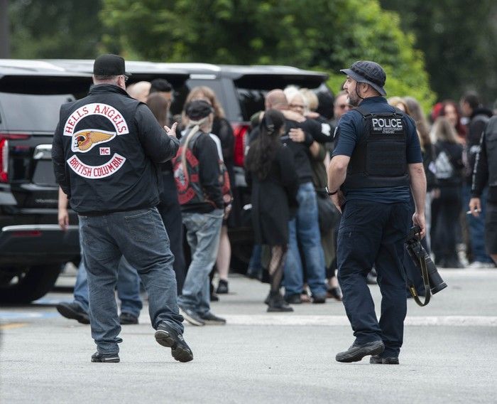 Hundreds of Hells Angels attend memorial for original B.C. member ...